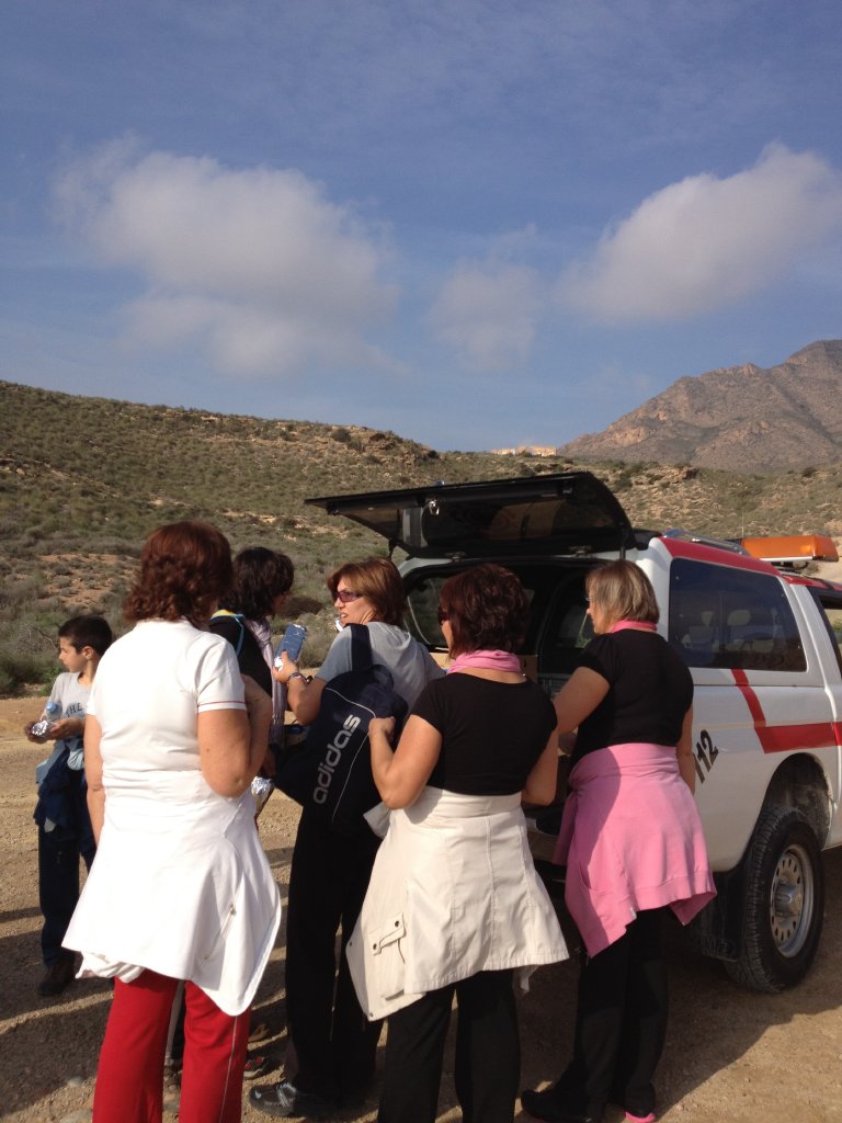 MEDIO CENTENAR DE PERSONAS MARCHAN CONTRA LA VIOLENCIA DE GÉNERO