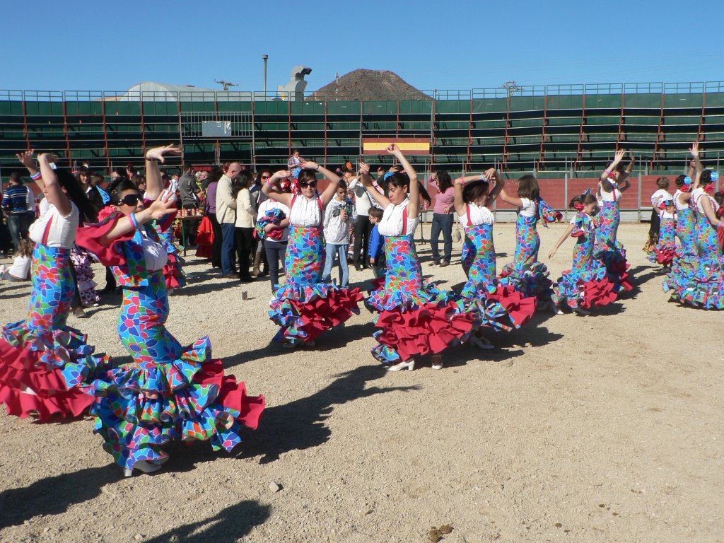 LA FIESTA ROCIERA INUNDA DE COLOR Y ALEGRÍA LAS CALLES DE MAZARRÓN